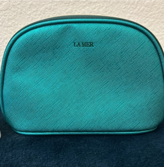 La Mer | Bags | Low Startla Mer Logo Zip Pouch Classic Color | Poshmark